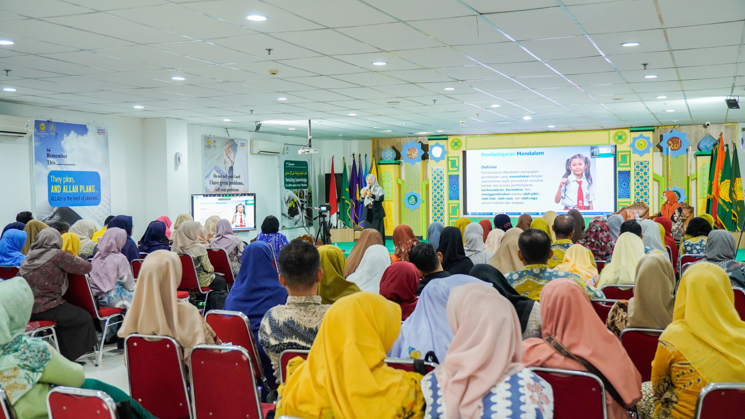 FKIP UMRI Gelar Seminar Series #1; Menggali Kesiapan SDM Guru ...